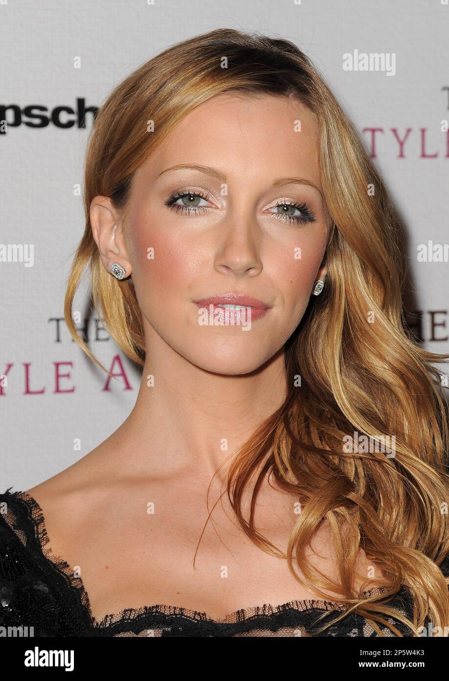 Los Angeles Ca December 12 Actress Katie Cassidy Arrives At The