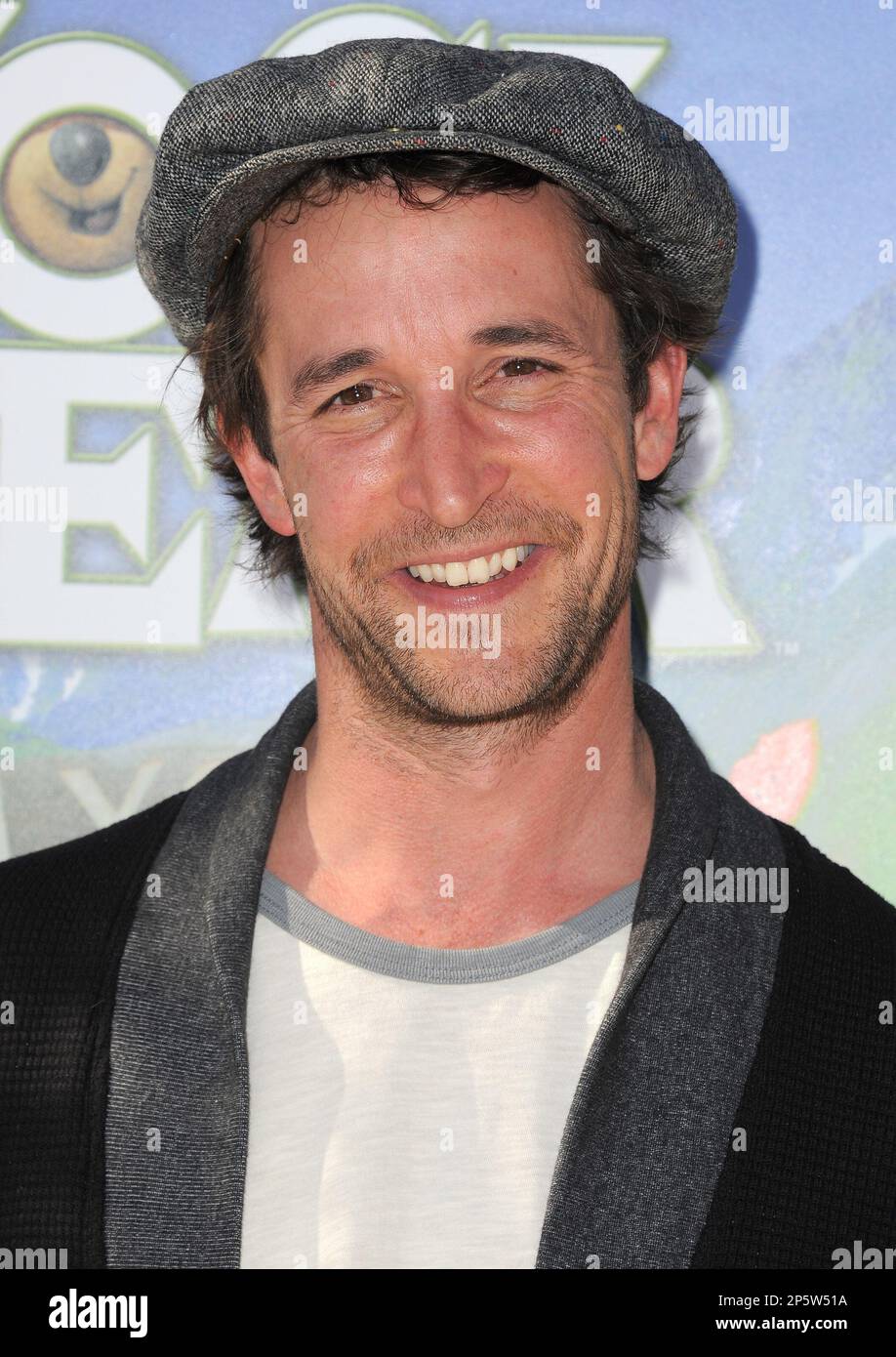 LOS ANGELES, CA - DECEMBER 11: Actor Noah Wyle arrives at the premiere ...
