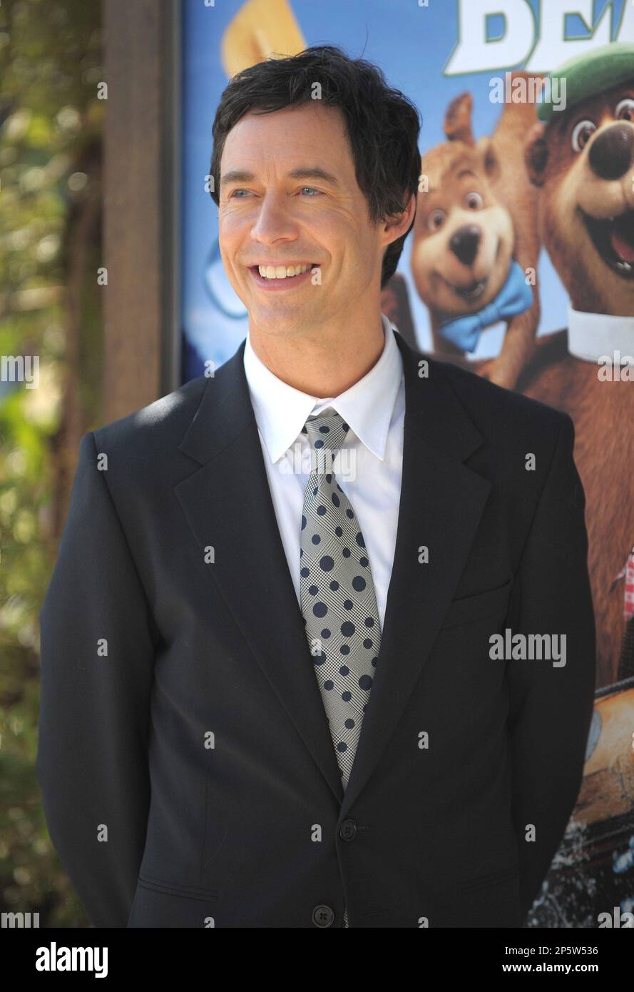 LOS ANGELES, CA - DECEMBER 11: Actor Tom Cavanagh arrives at the ...