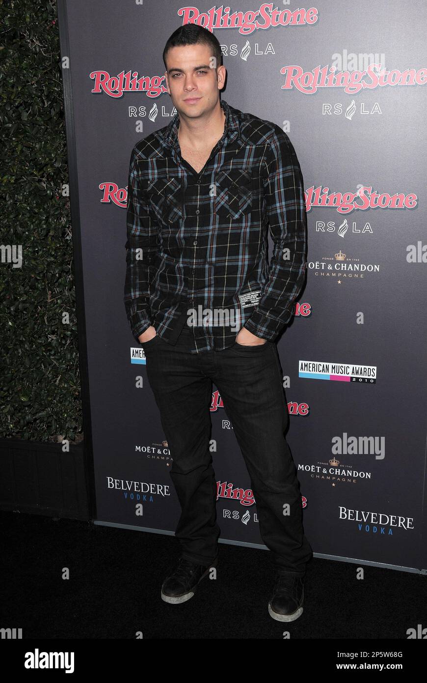 LOS ANGELES, CA - NOVEMBER 21: Actor Mark Salling arrives at the 2010 ...