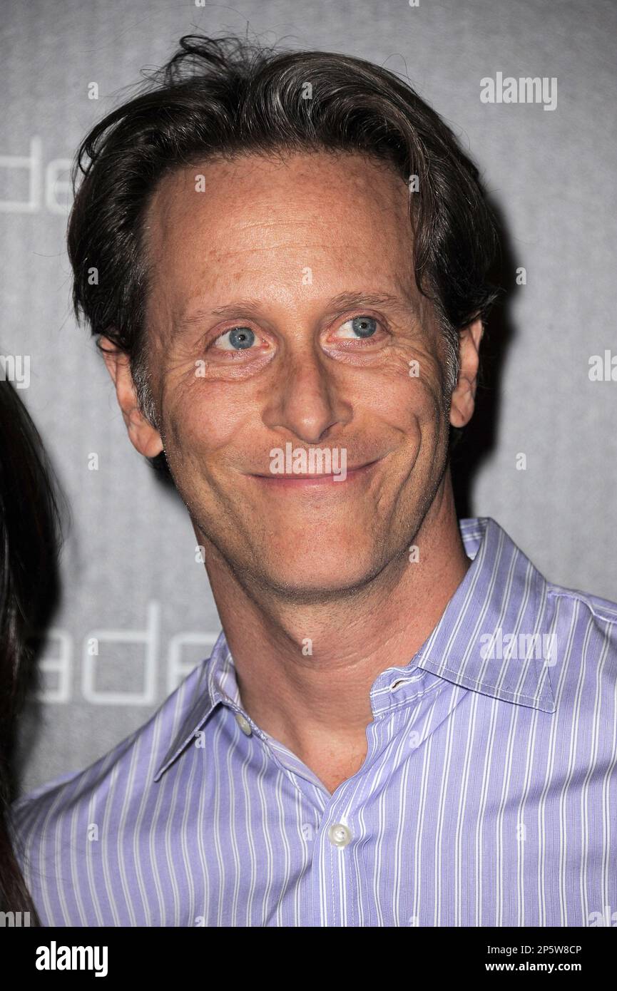 LOS ANGELES, CA - NOVEMBER 02: Actor Steven Weber arrives at the ...