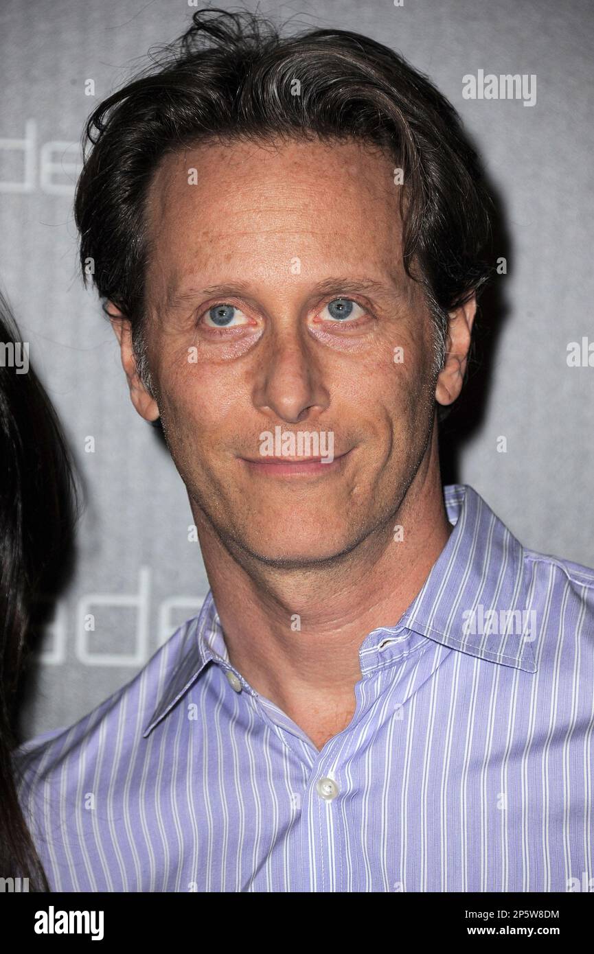 LOS ANGELES, CA - NOVEMBER 02: Actor Steven Weber arrives at the ...