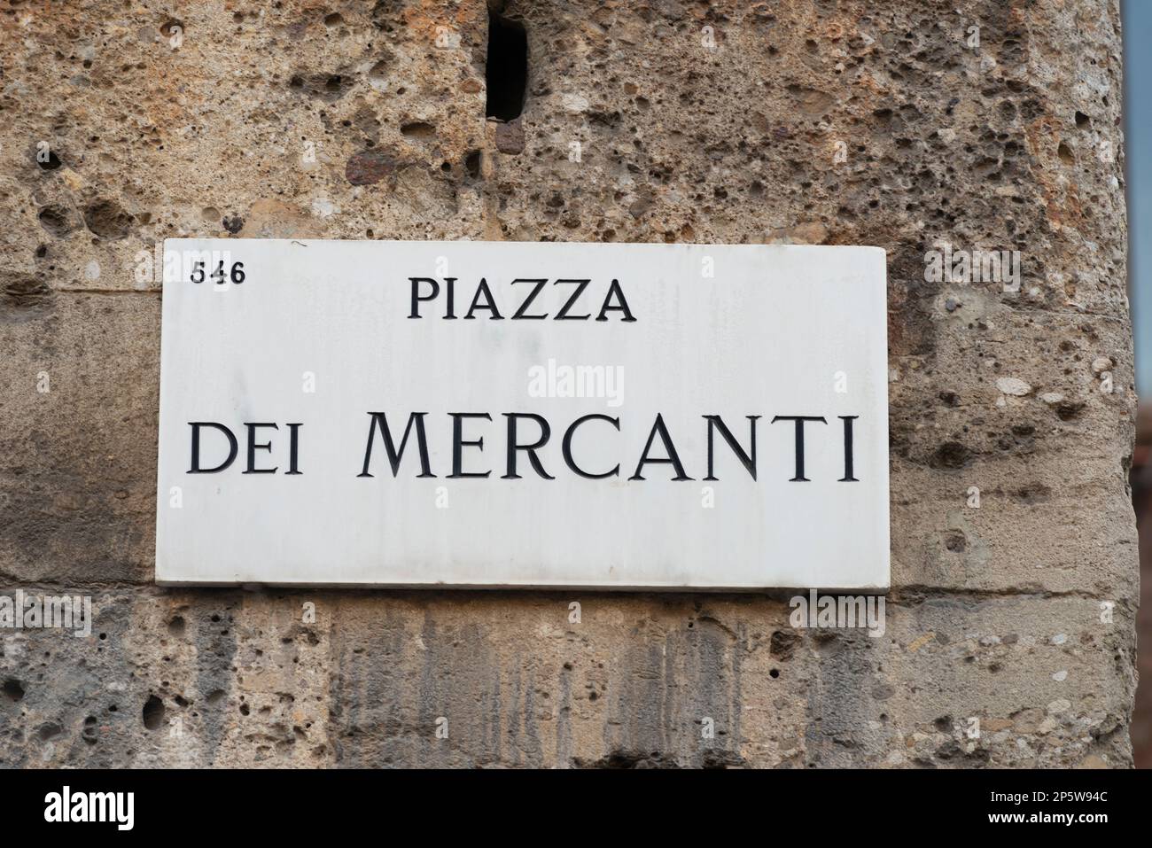 Milano sign hi-res stock photography and images - Alamy