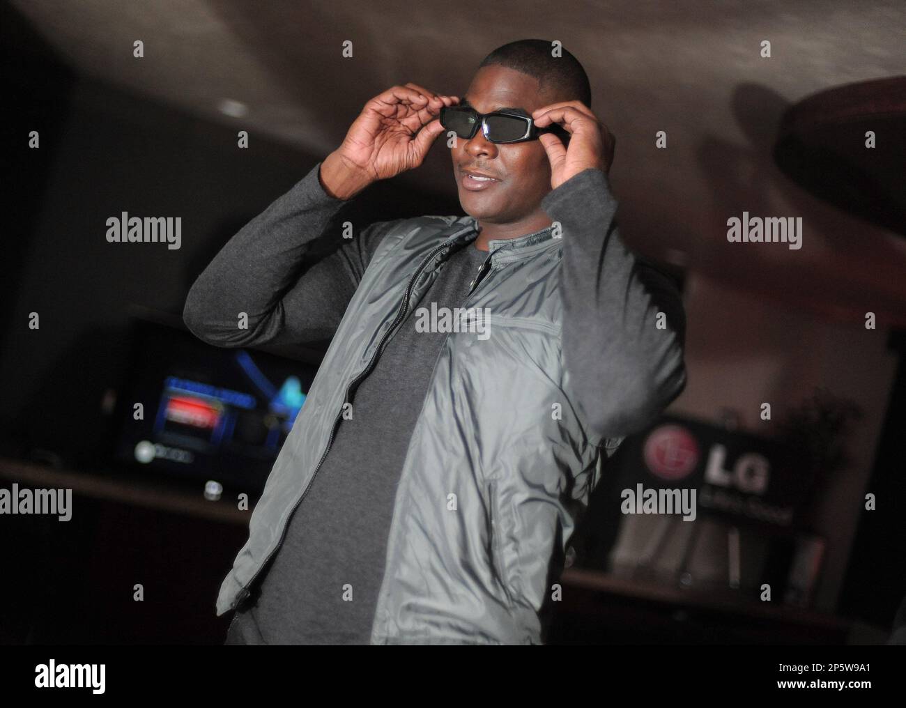 LOS ANGELES, CA - OCTOBER 28: Former NFL star and ESPN analyst Keyshawn ...