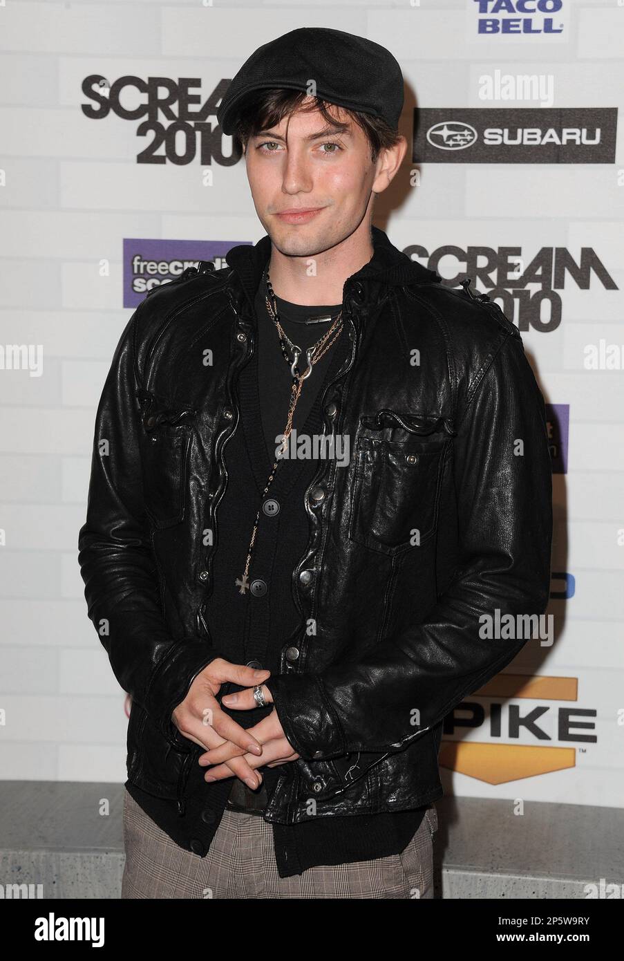 LOS ANGELES, CA - OCTOBER 16: Actor Jackson Rathbone arrives at Spike ...