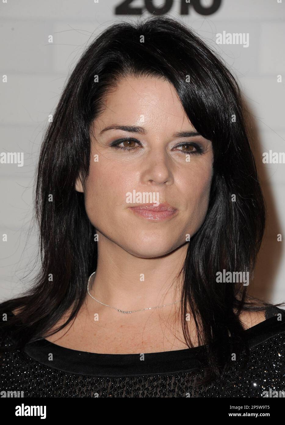 LOS ANGELES, CA - OCTOBER 16: Actress Neve Campbell arrives at Spike TV ...