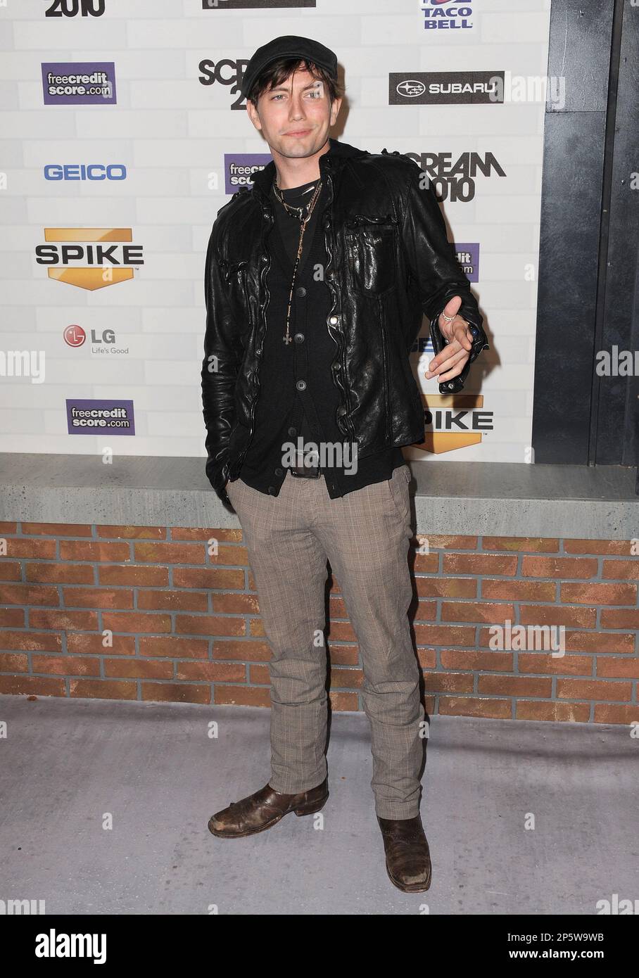 LOS ANGELES, CA - OCTOBER 16: Actor Jackson Rathbone arrives at Spike ...