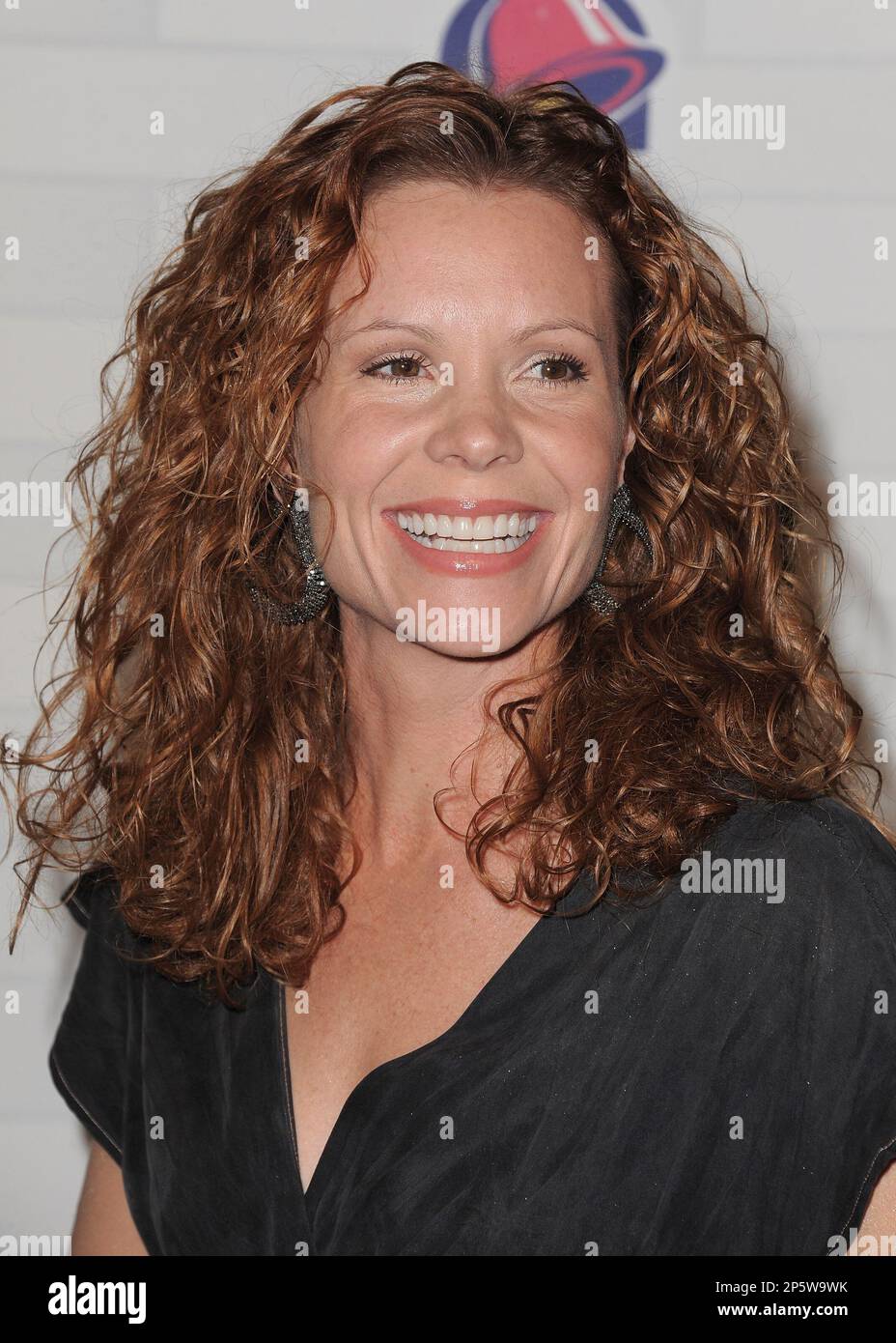 LOS ANGELES, CA - OCTOBER 16: Actress Robyn Lively arrives at Spike TV ...