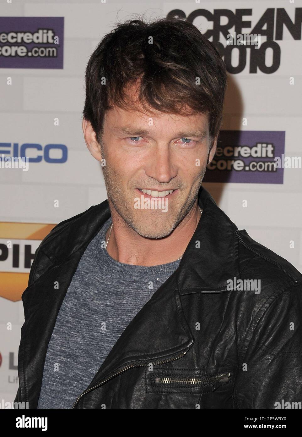 LOS ANGELES, CA - OCTOBER 16: Actor Stephen Moyer arrives at Spike TV's ...