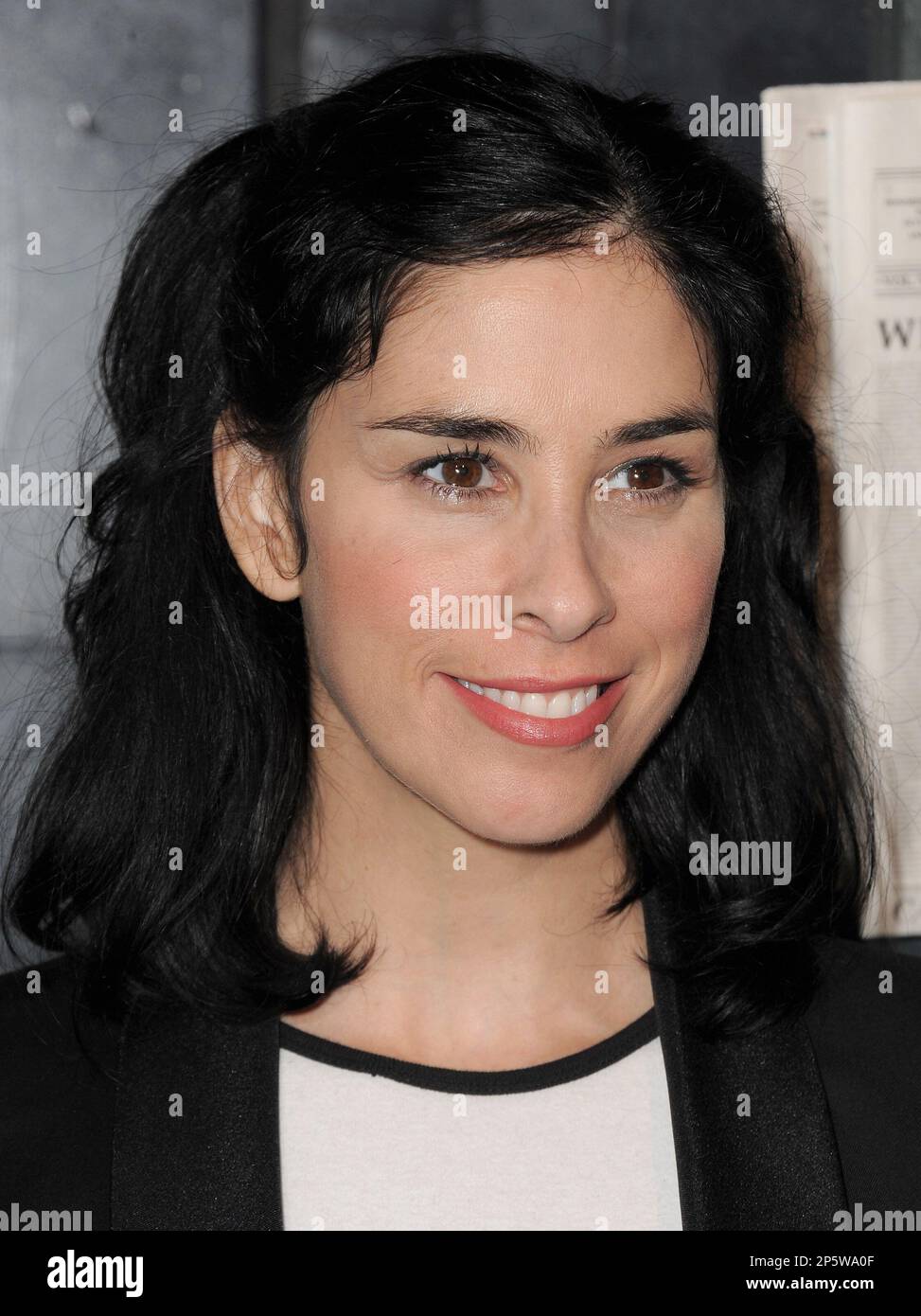 LOS ANGELES, CA - OCTOBER 16: Actress Sarah Silverman arrives at Spike ...