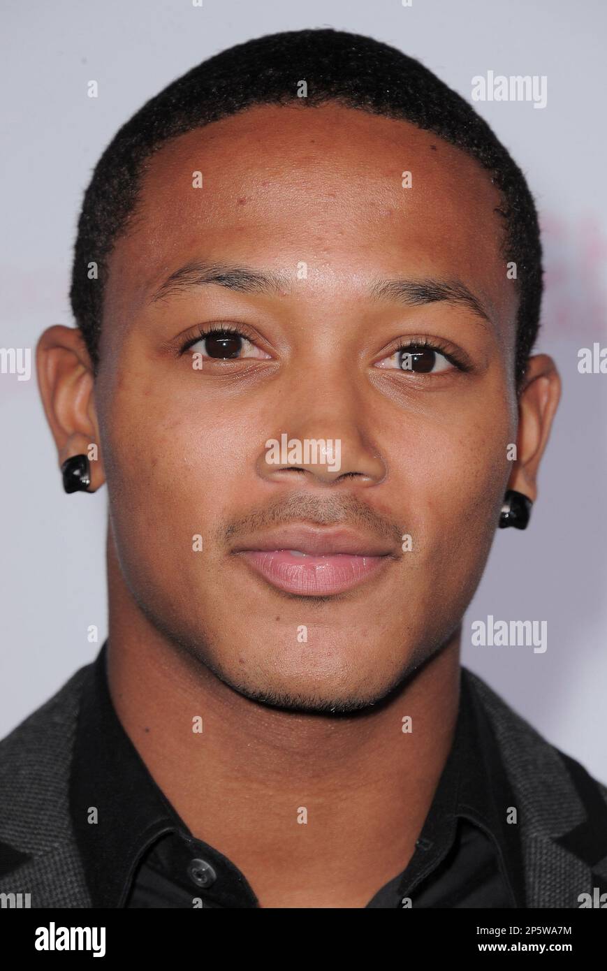 HOLLYWOOD - OCTOBER 01: Actor Romeo arrives at the 8th Annual Teen ...