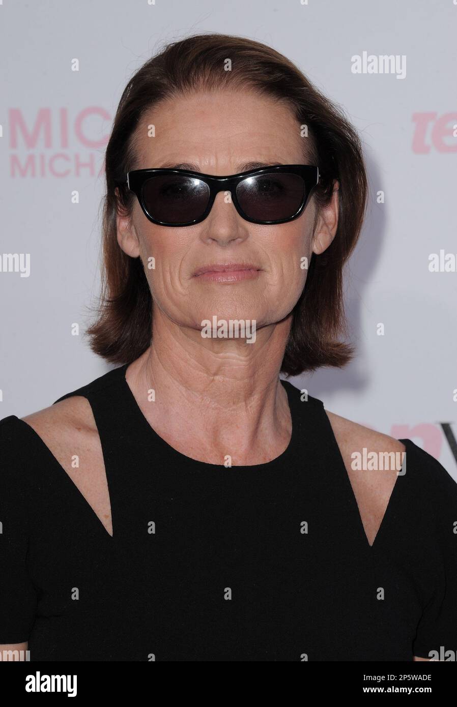 HOLLYWOOD - OCTOBER 01: West Coast Editor of Vogue Lisa Love arrives at ...