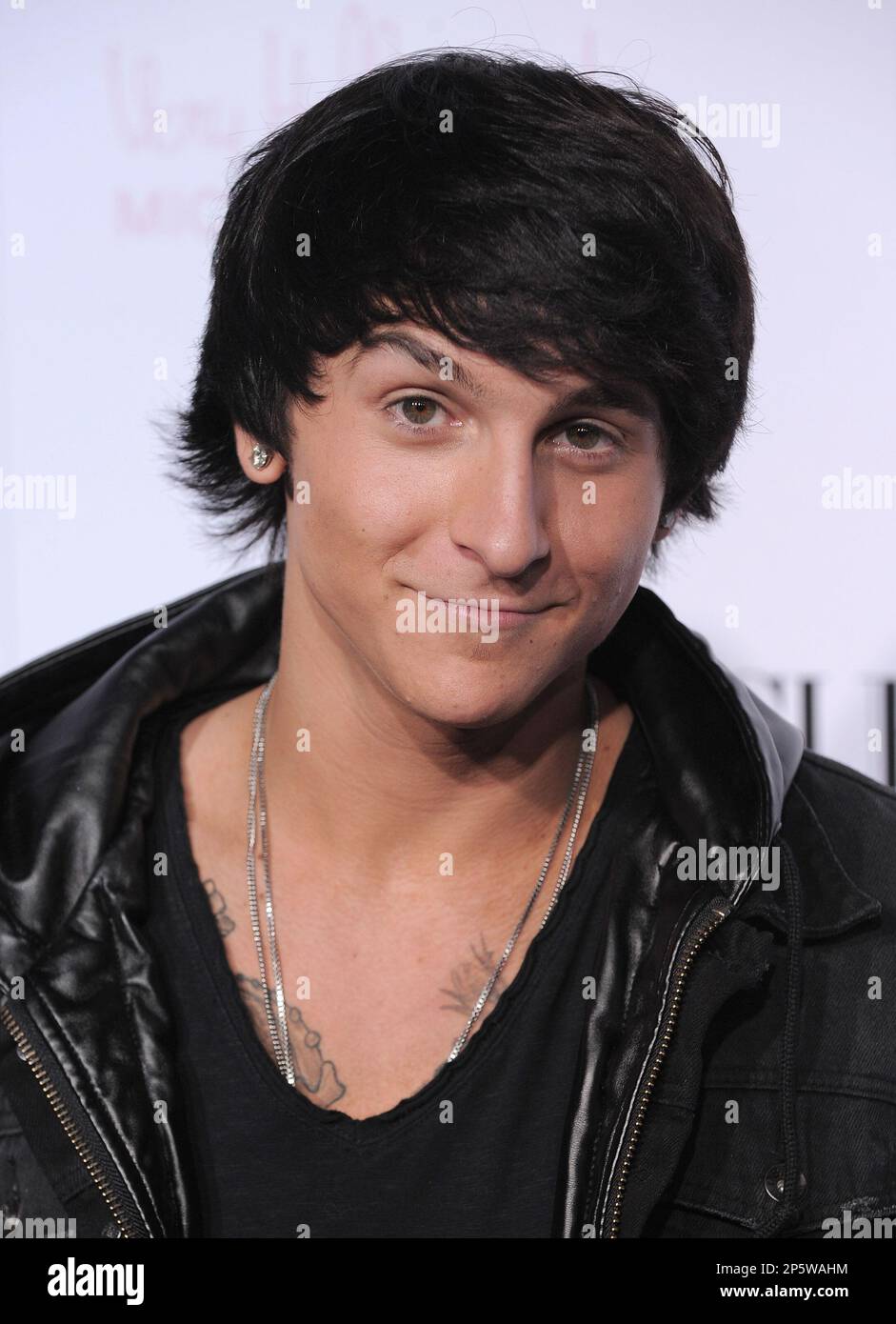 HOLLYWOOD - OCTOBER 01: Actor Mitchell Musso arrives at the 8th Annual ...