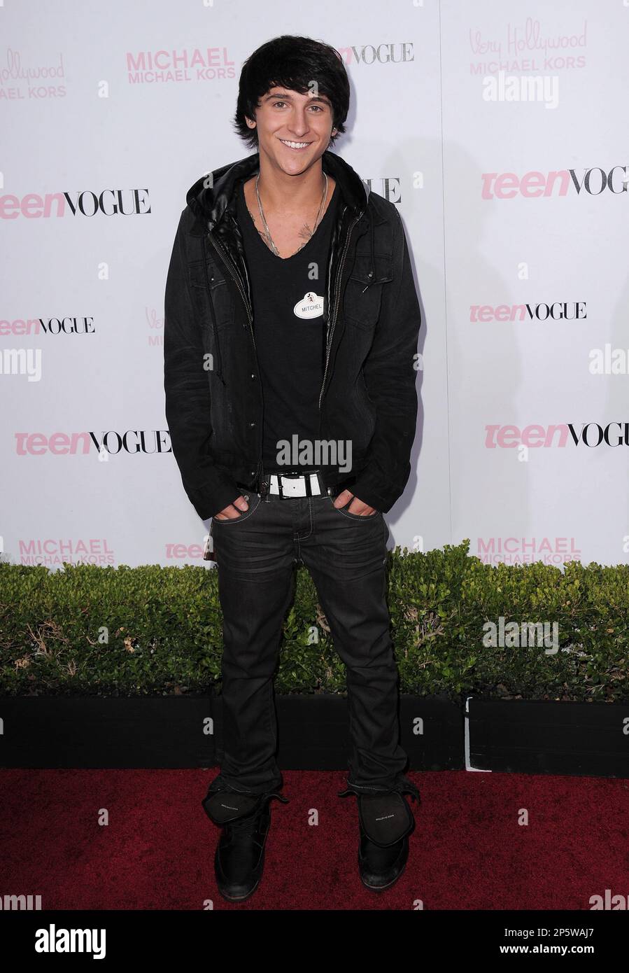 HOLLYWOOD - OCTOBER 01: Actor Mitchell Musso arrives at the 8th Annual ...