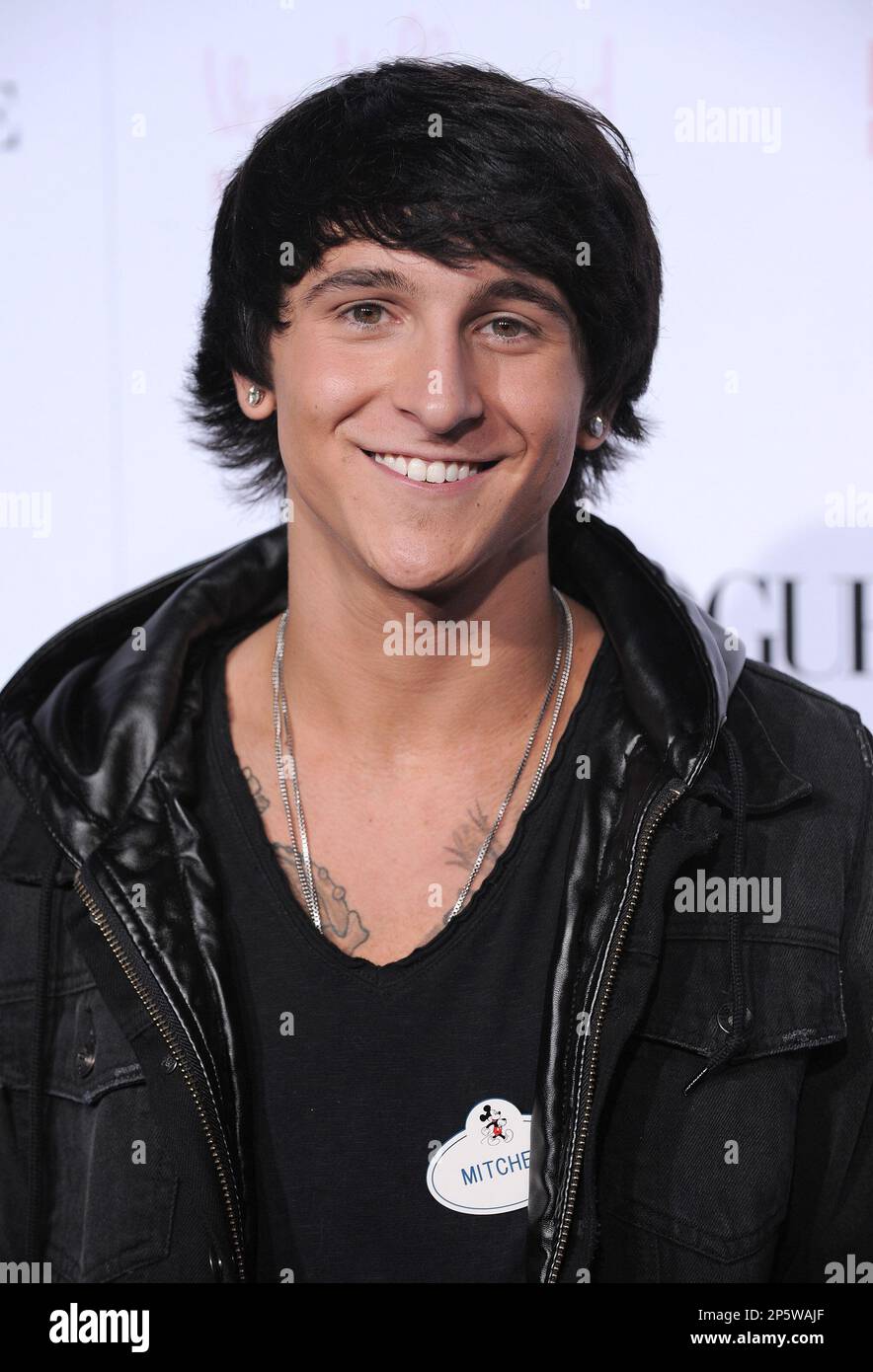 HOLLYWOOD - OCTOBER 01: Actor Mitchell Musso arrives at the 8th Annual ...