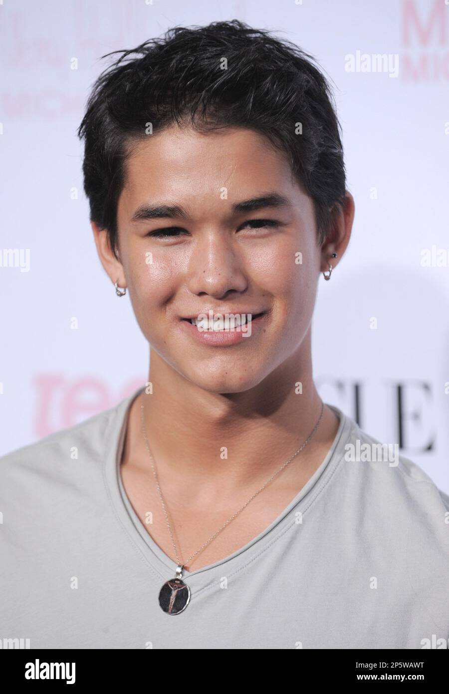 HOLLYWOOD - OCTOBER 01: Actor BooBoo Stewart arrives at the 8th Annual ...