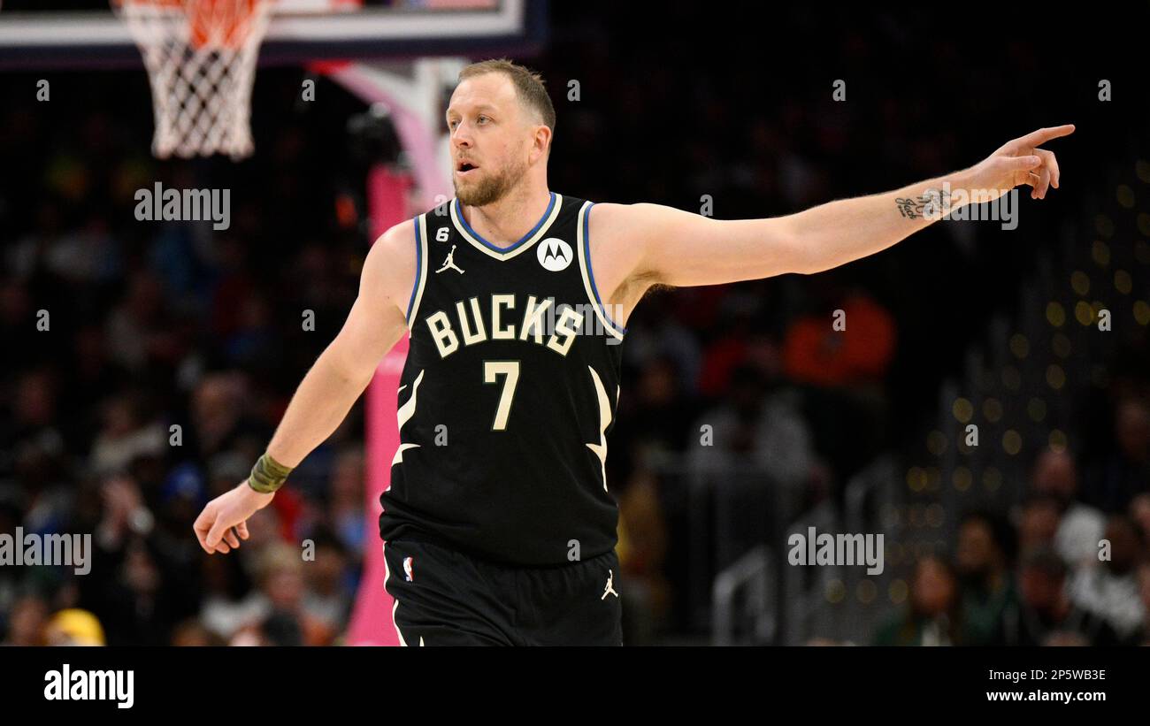 Milwaukee Bucks guard Joe Ingles (7) in action during the first half of ...