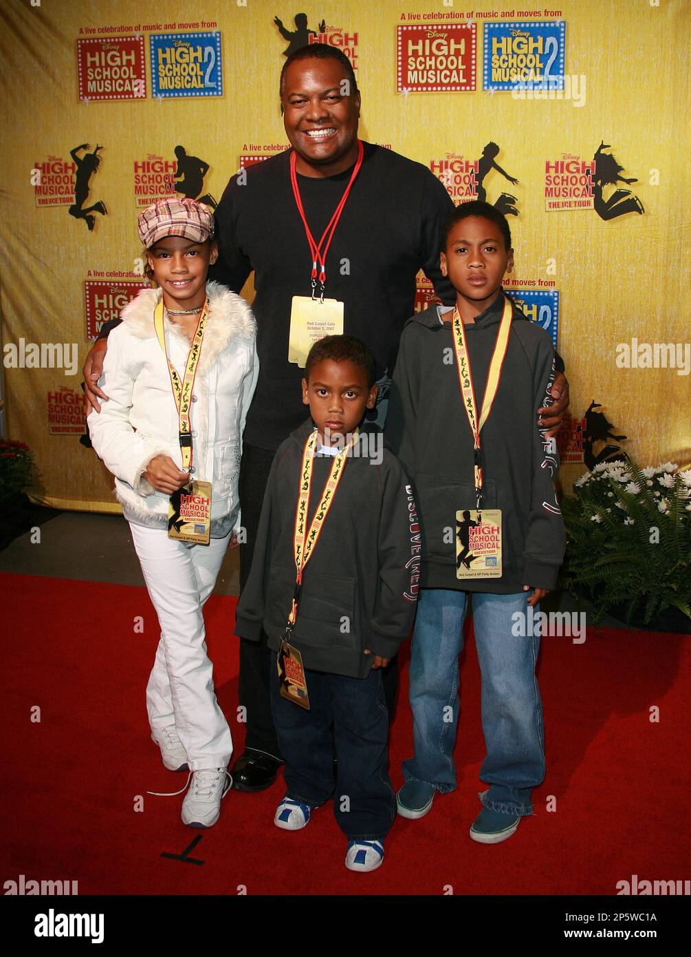 Rodney Peete and his kids arrive at High School Musical: The Ice Tour ...