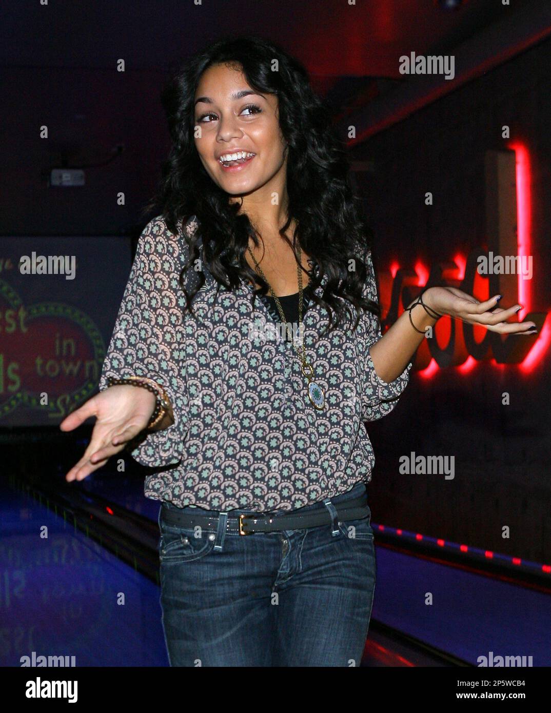 HOLLYWOOD - OCTOBER 01: Singer/actress Vanessa Hudgens at the Best ...