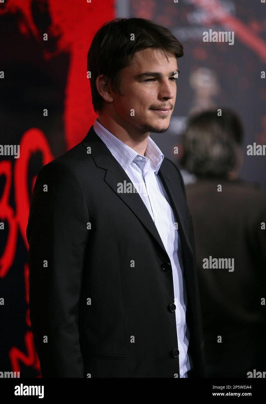 Actor Josh Hartnett arrives at the "30 Days of Night" Los Angeles ...