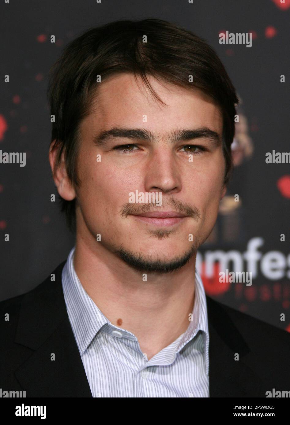 Actor Josh Hartnett arrives at the "30 Days of Night" Los Angeles ...