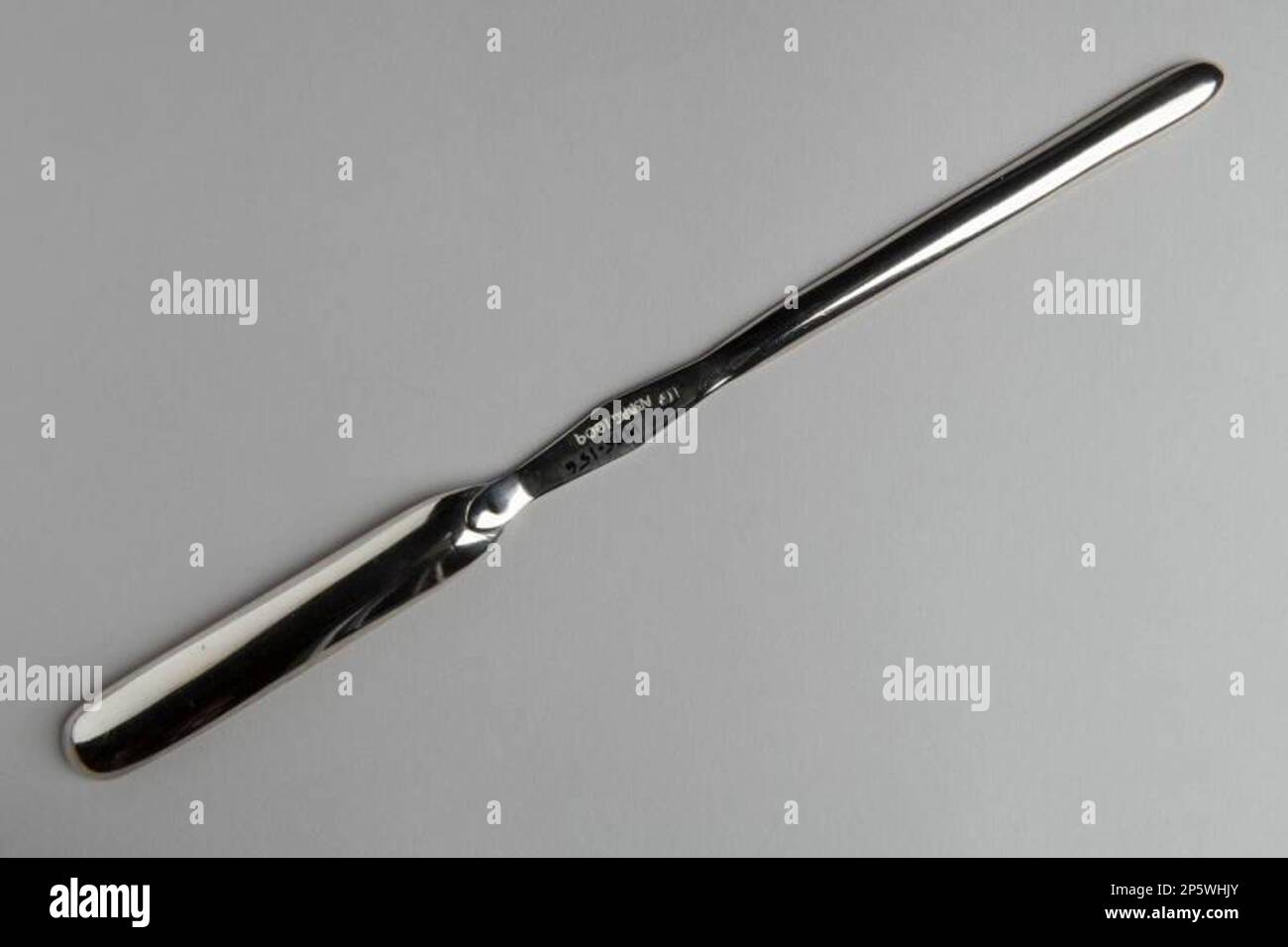 Marrow scoop hi-res stock photography and images - Alamy