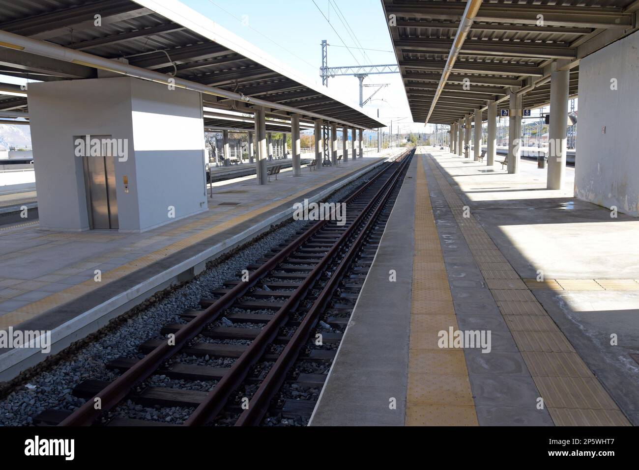 The new dual gauge track at Corinth Station, Peloponnese, Greece ...