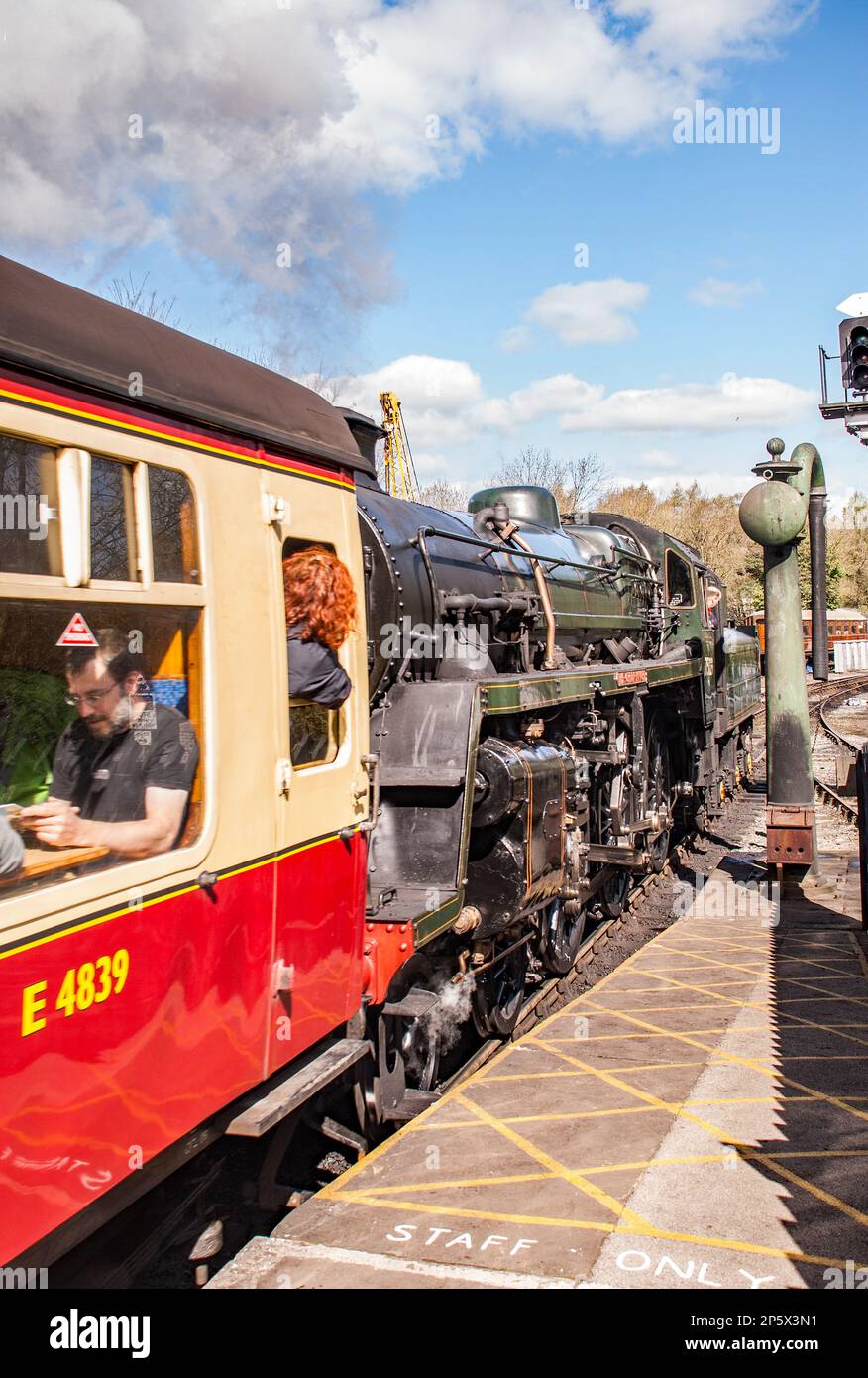 Welcome to yorkshire steam railways hi-res stock photography and images ...