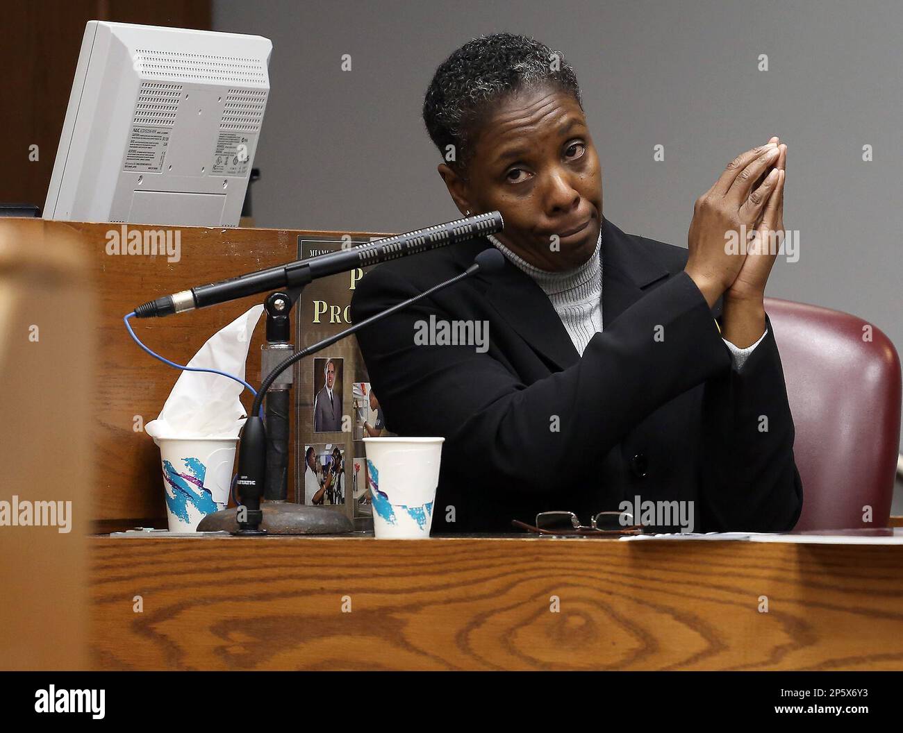 Pamela Graham demonstrates how Rilya Wilson's hands were bound during ...