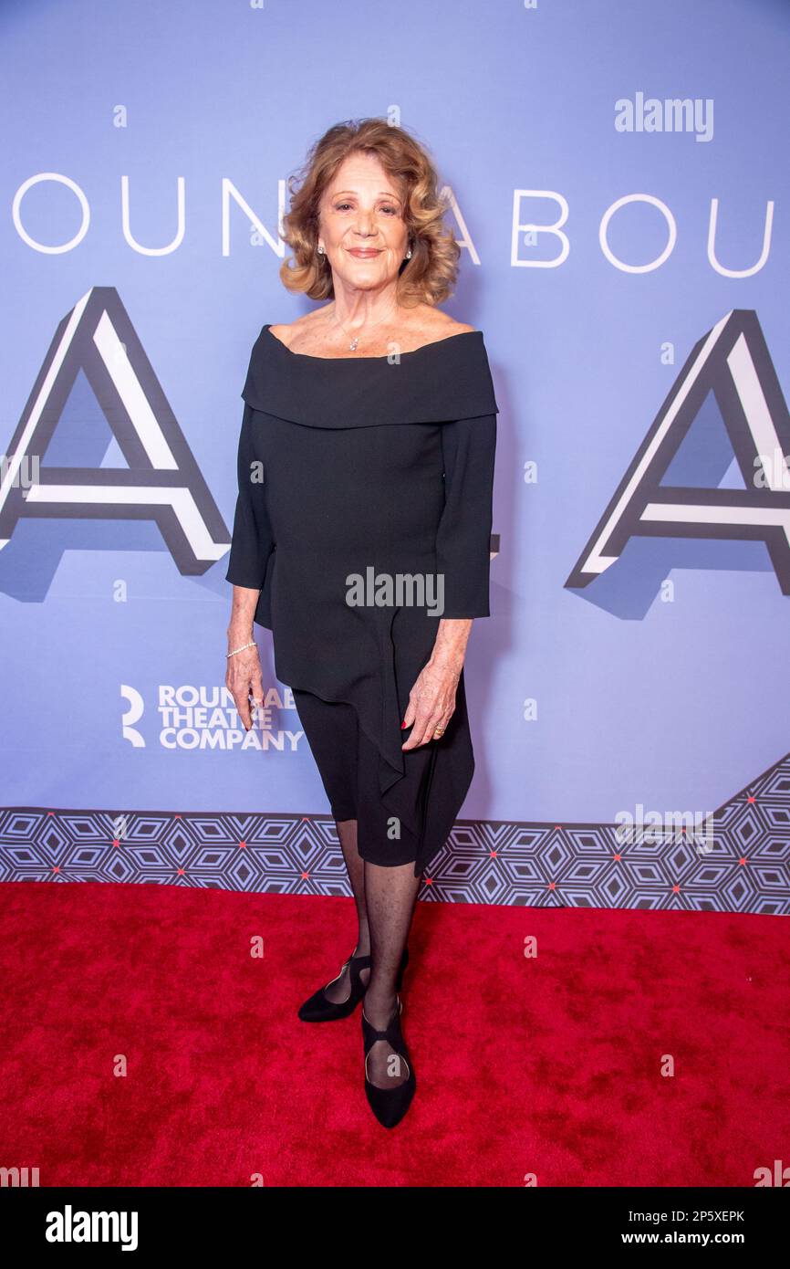 Linda Lavin attends the 2022 Roundabout Theatre Company Gala at The ...