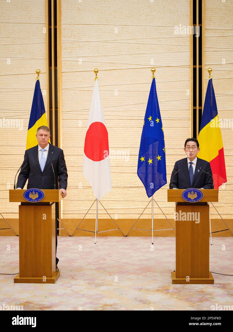 Romania President Klaus Iohannis, left, and Japanese Prime Minister ...