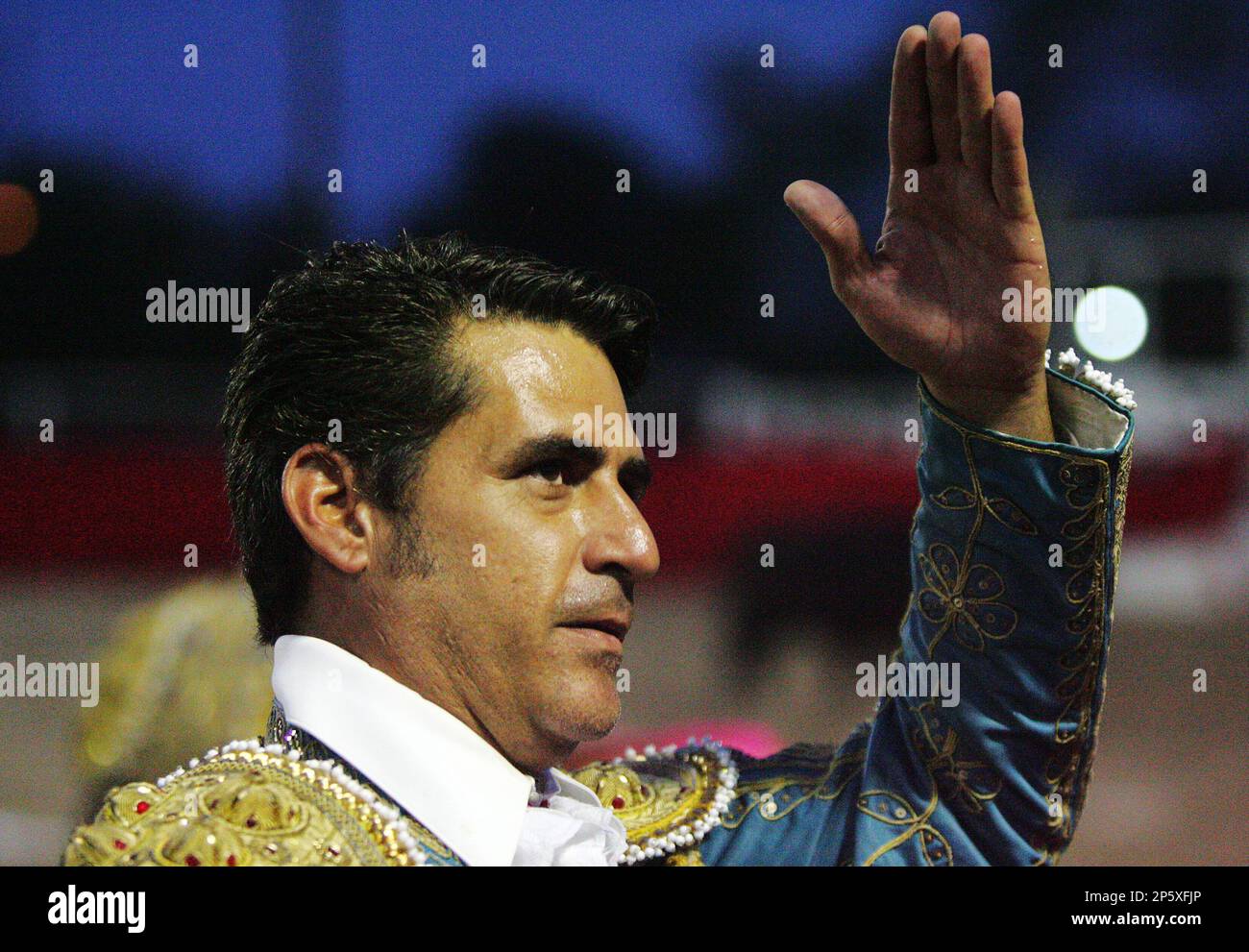 Professional bullfighter Manolo Martinez Jr. thanks the crowd after ...
