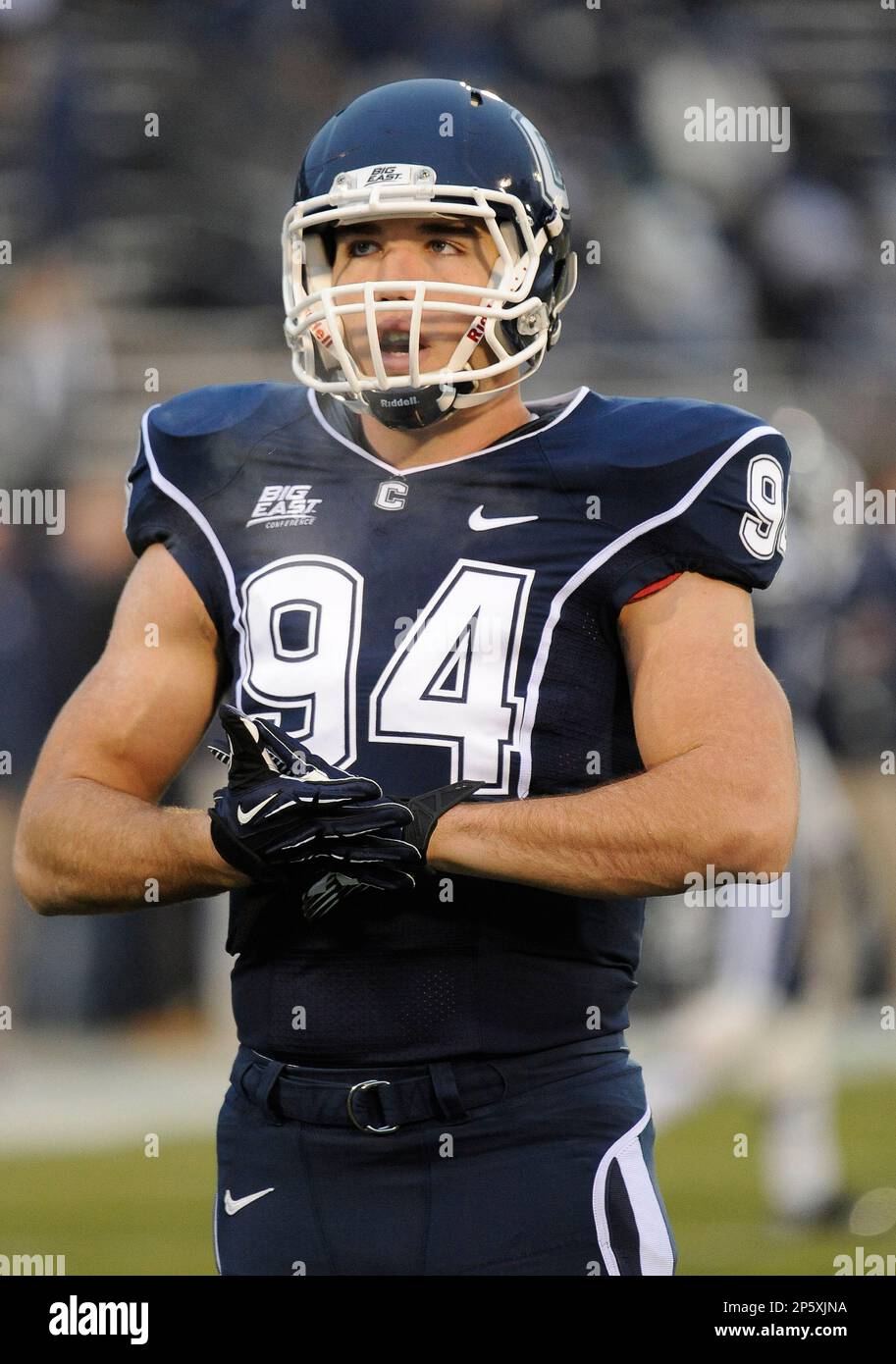 Connecticut Huskies Ryan Griffin ( 94) in action during a game against ...