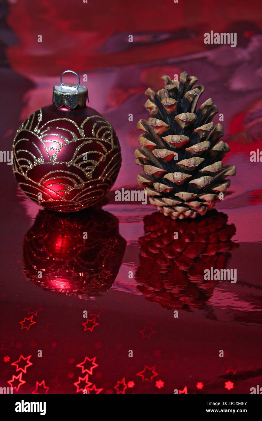 Red time ball hi-res stock photography and images - Alamy