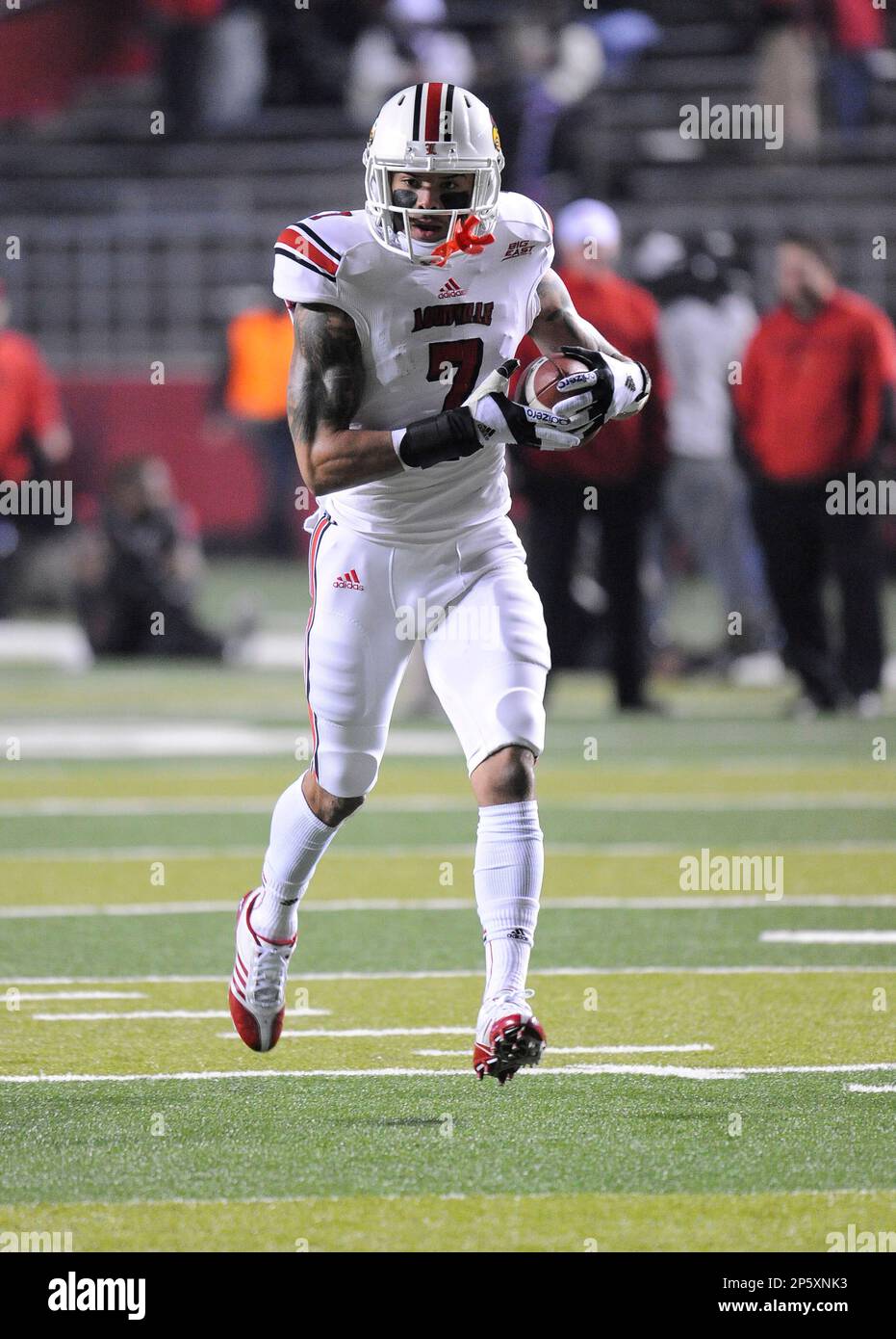 Louisville Cardinals Damian Copeland (7) in action during the Big East ...