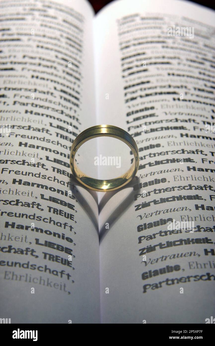 Open book ring hi-res stock photography and images - Alamy