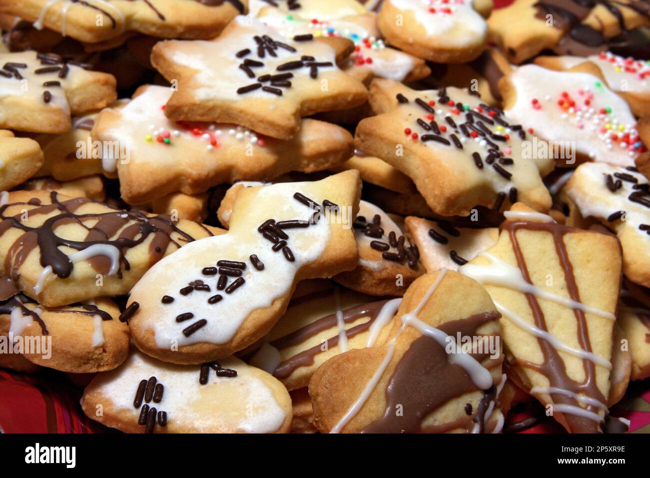 Christmas biscuits work hi-res stock photography and images - Alamy