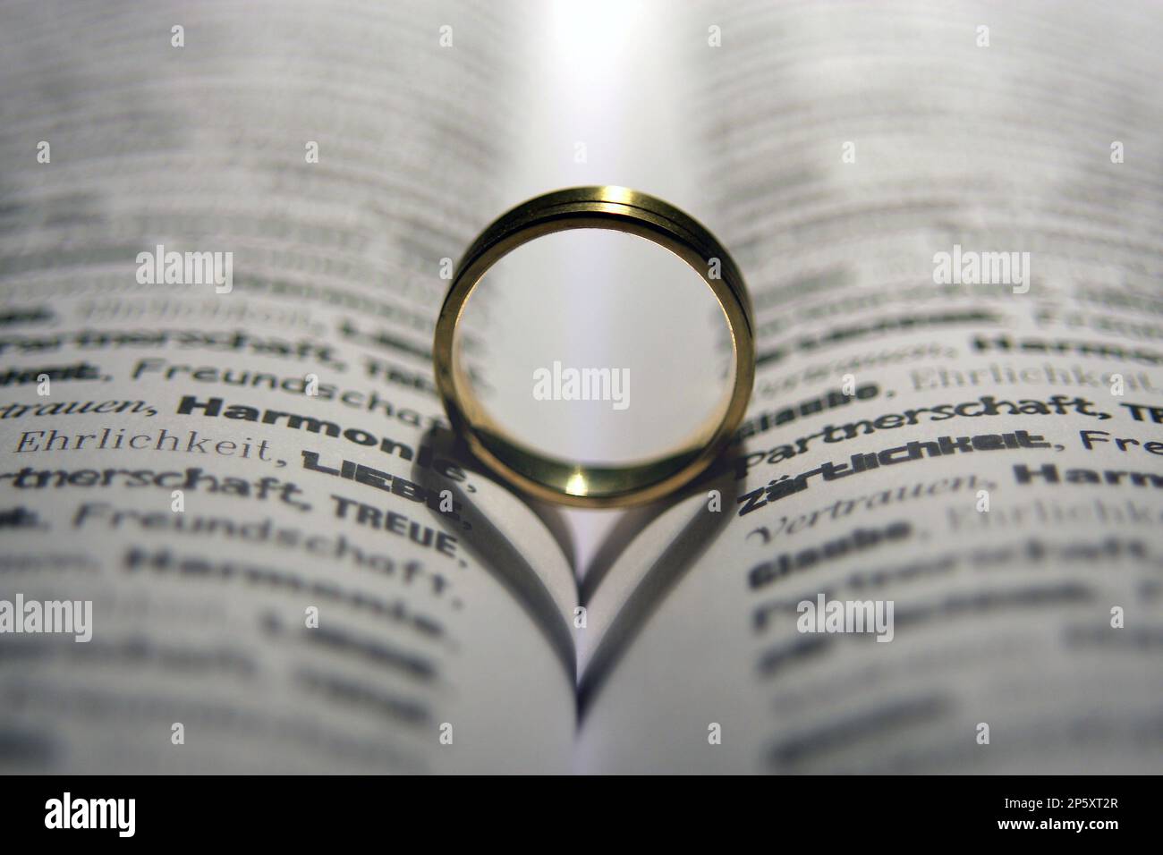 Open book ring hi-res stock photography and images - Alamy
