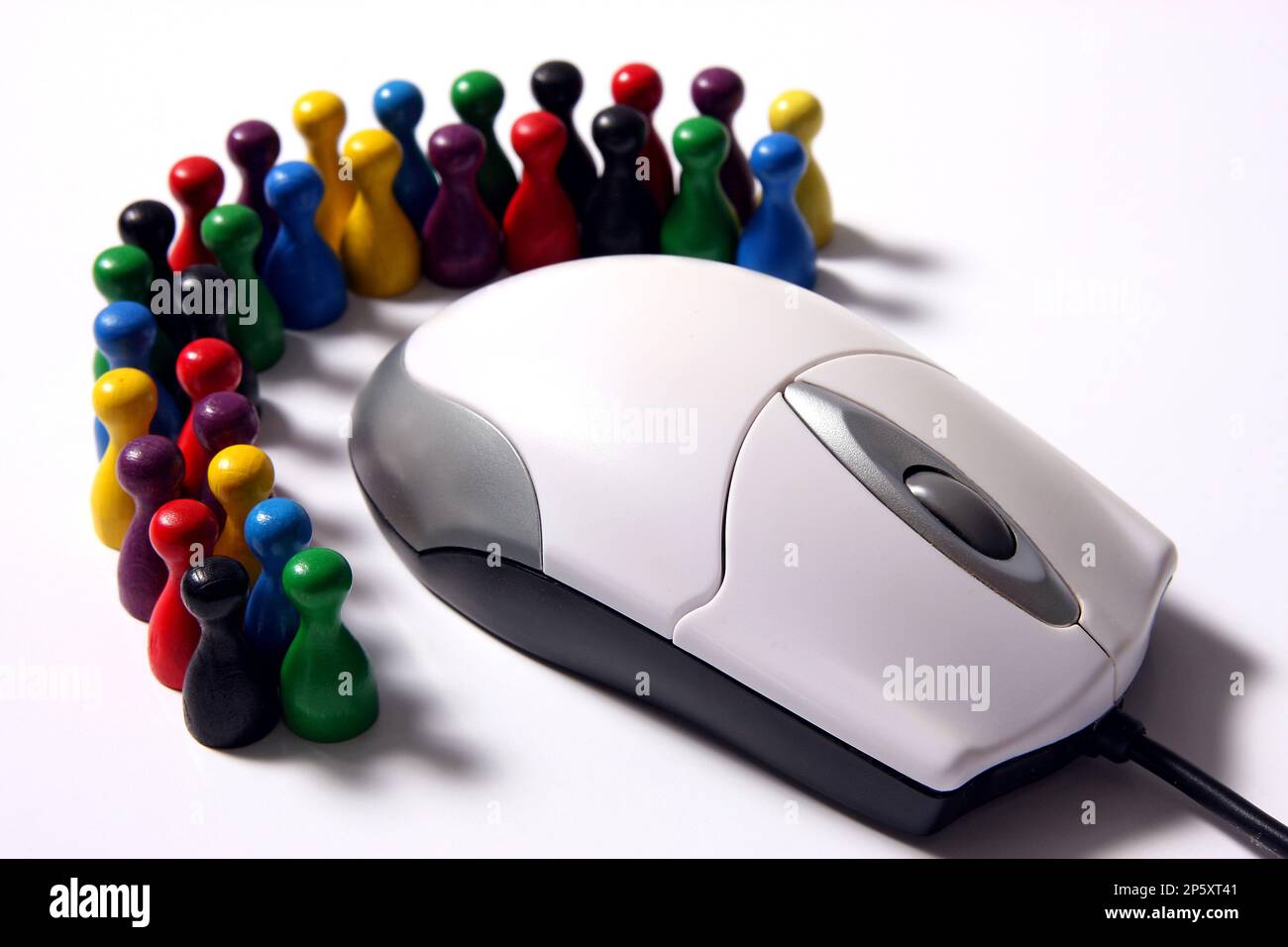 computer mouse with colourful tokens, team meeting Stock Photo - Alamy
