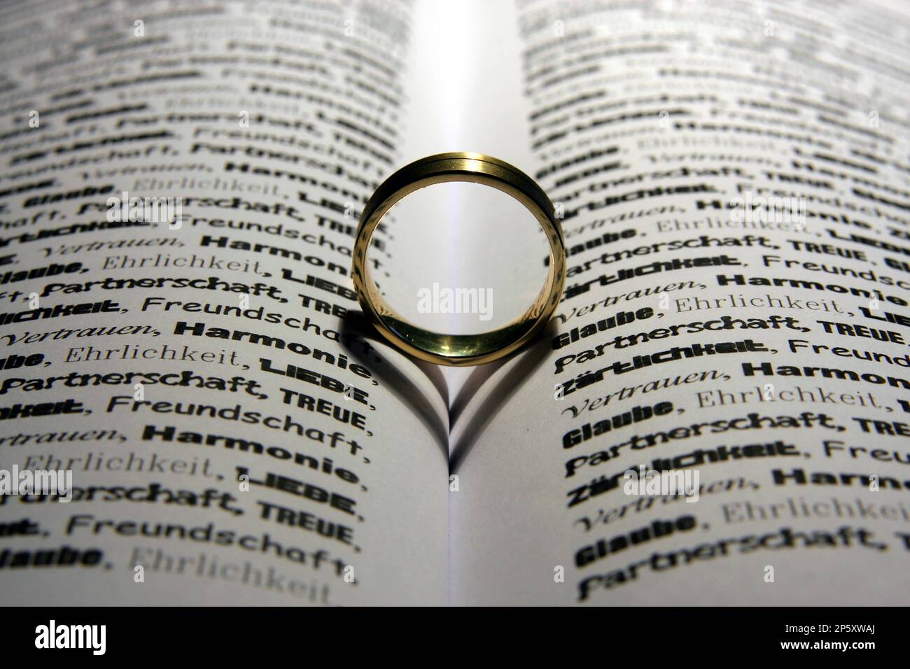 Open book ring hi-res stock photography and images - Alamy