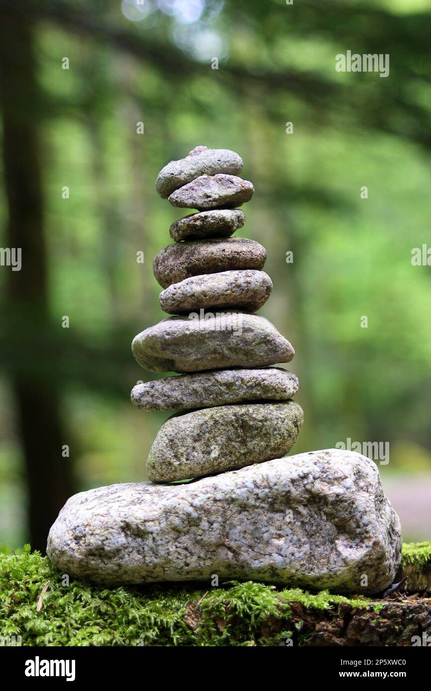Balanced stack of stones hi-res stock photography and images - Alamy
