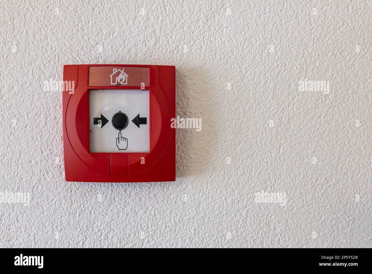 Notification on red wall hi-res stock photography and images - Alamy