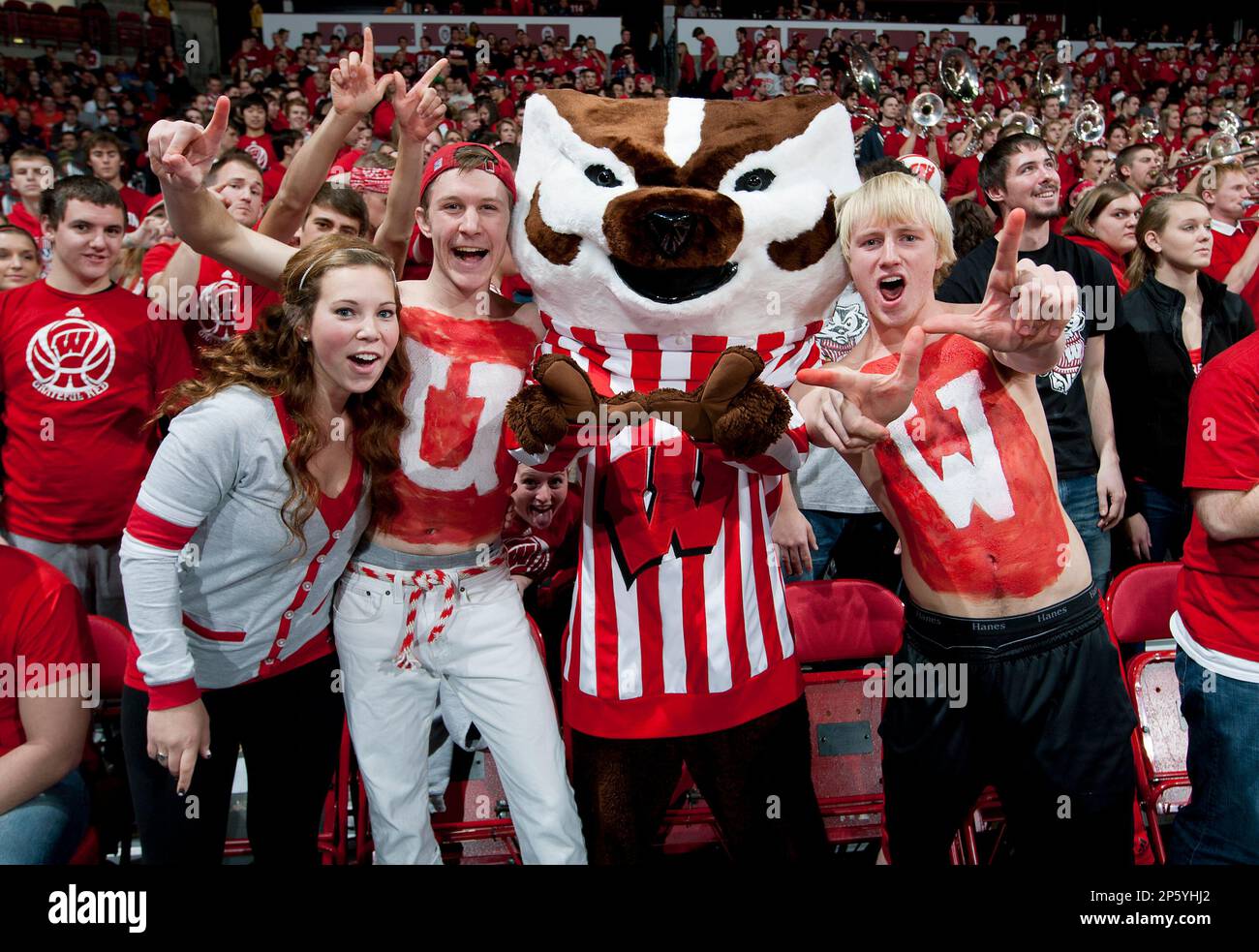 Wisconsin badgers mascot bucky badger hi-res stock photography and ...