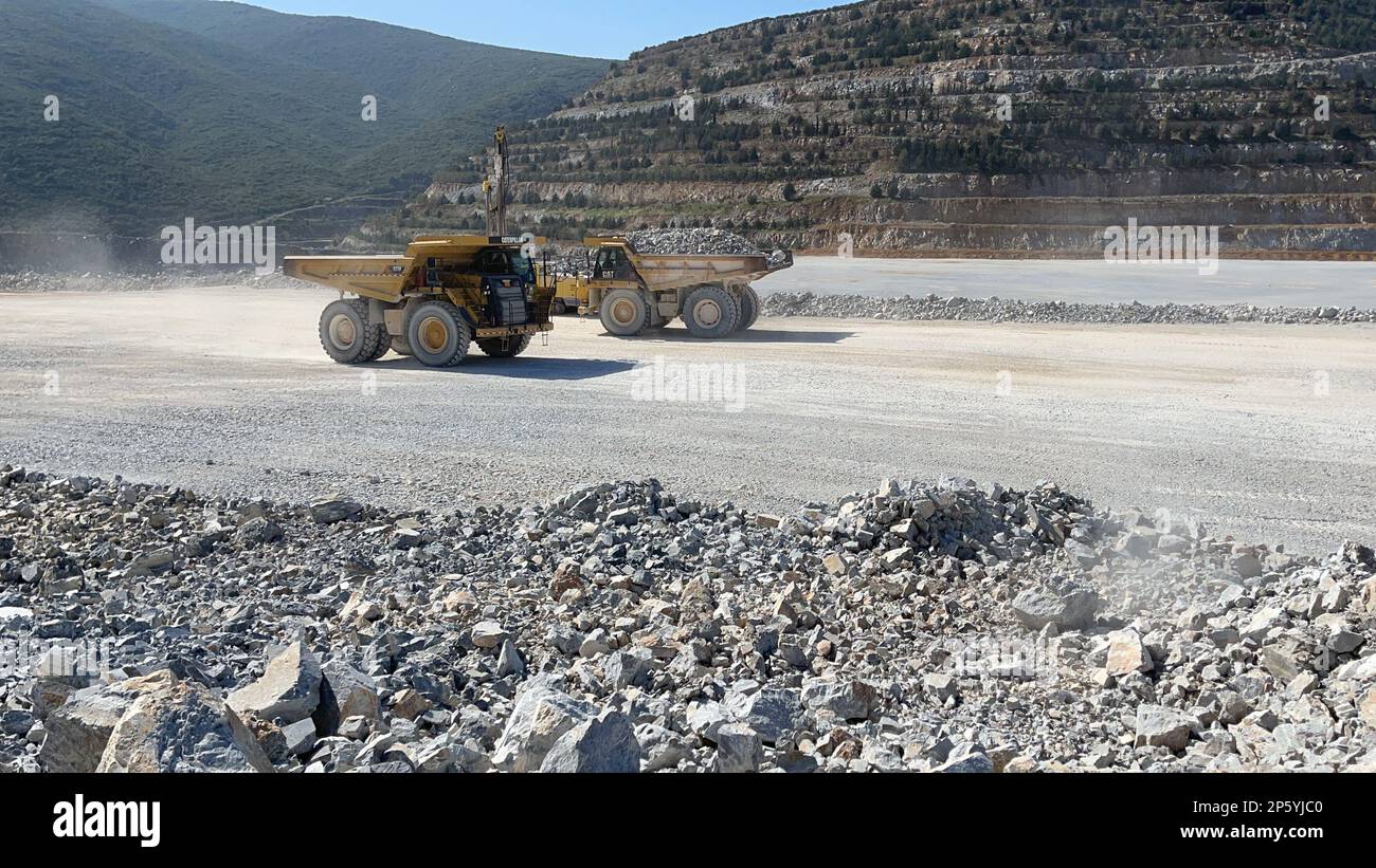 Huge Wheel Loader Loading Limestone The Dumpers, Limestone Quarry ...