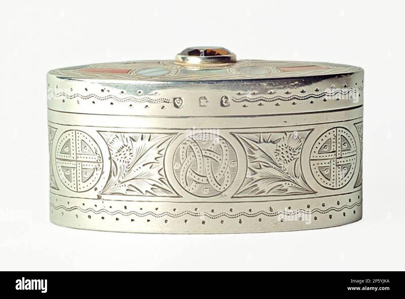 Silver snuff box hi-res stock photography and images - Alamy