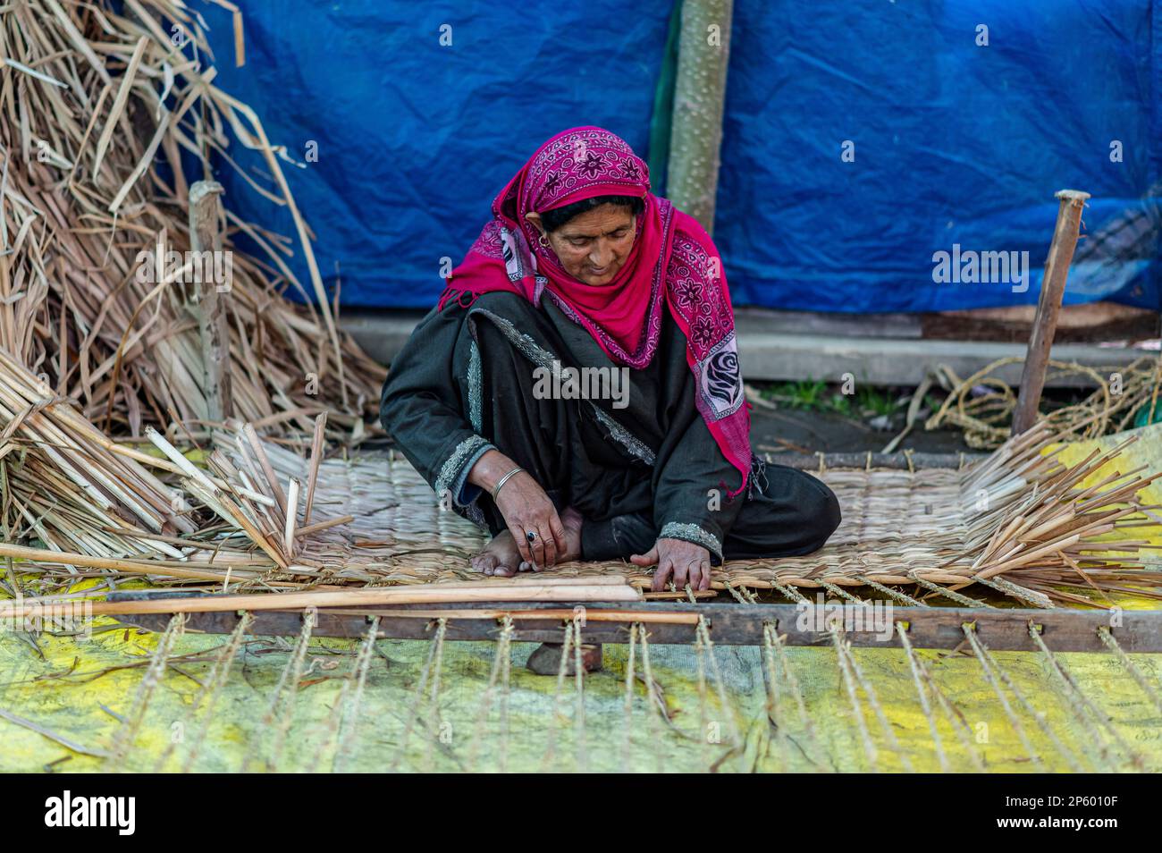 India weaving 18th century hi-res stock photography and images - Alamy