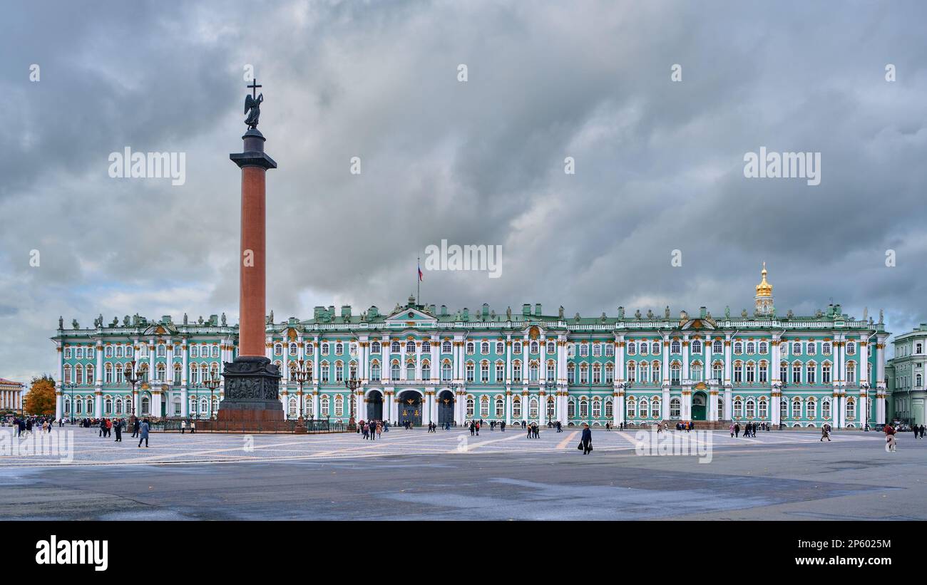 Palace Square, view of the Winter Palace, which houses the State ...