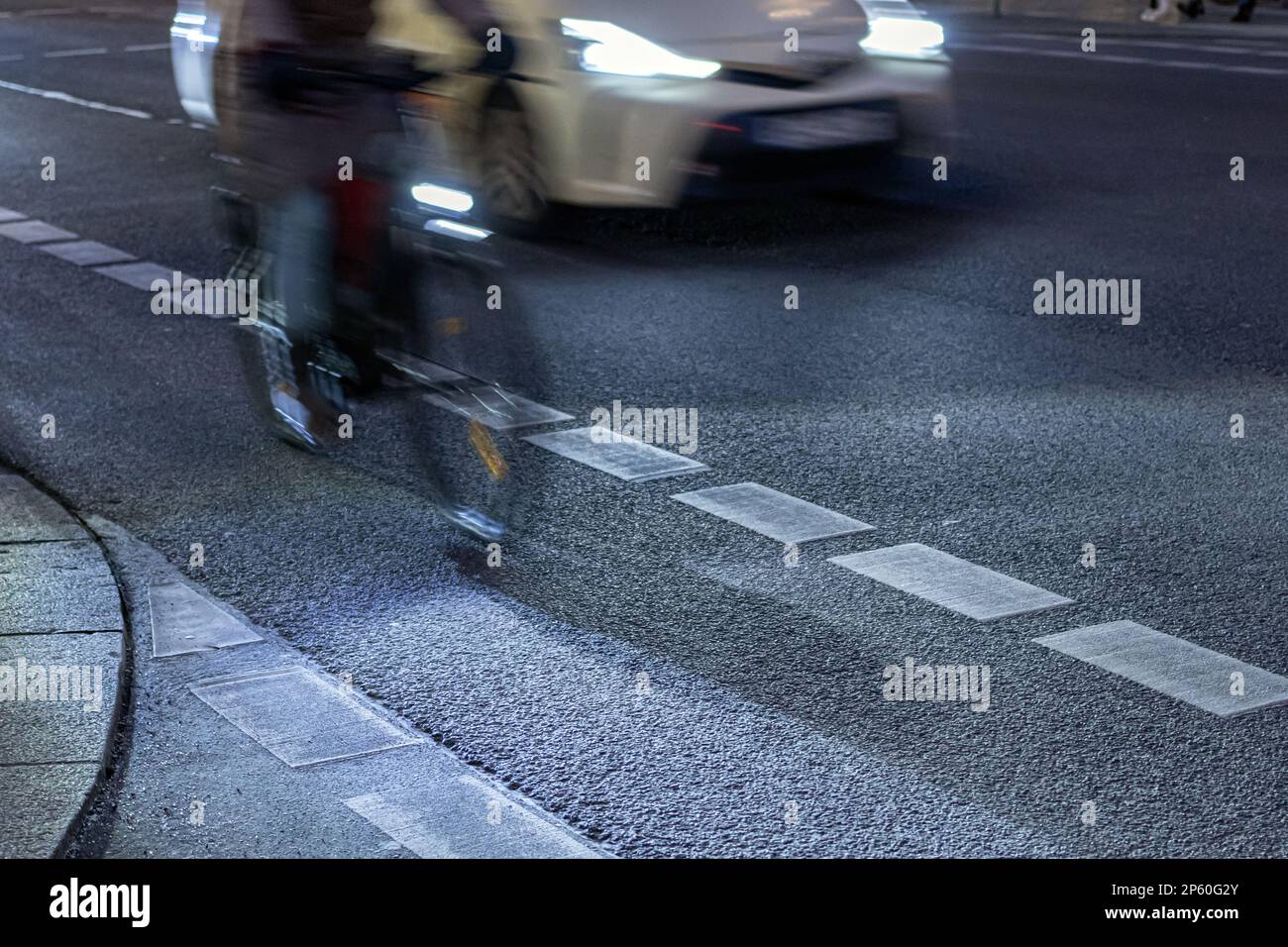 Car overtake hi-res stock photography and images - Alamy