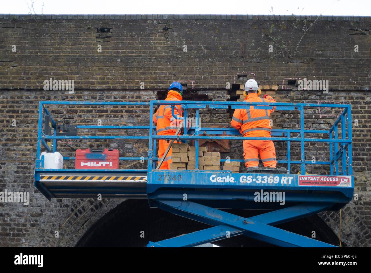 Windsor railway viaduct hi-res stock photography and images - Alamy