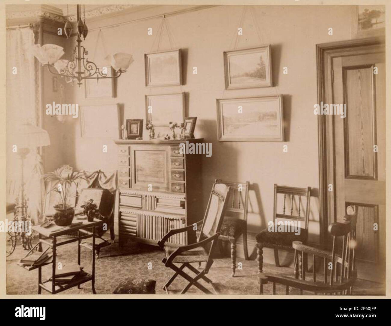 Queens cross hi-res stock photography and images - Alamy